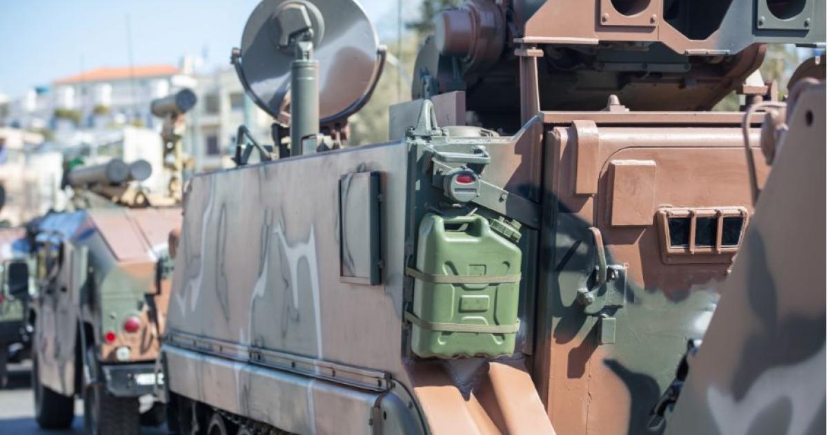 Abbott approves deployment of 10 armored vehicles on the border