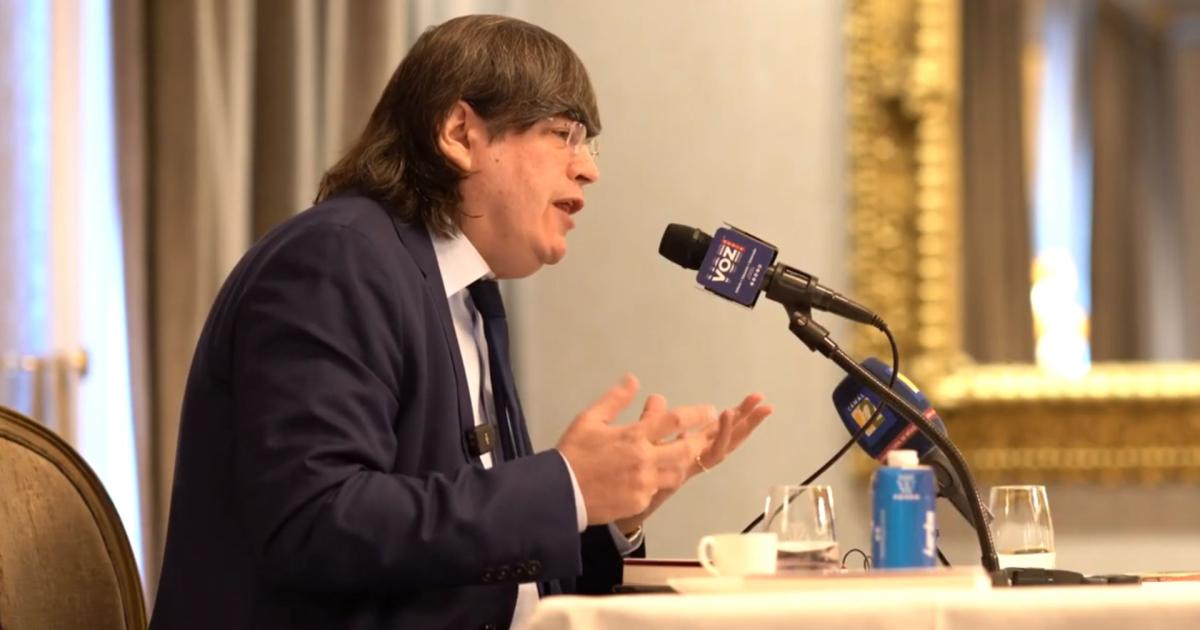 Jaime Bayly presents his novel 'Los Genios' in Madrid