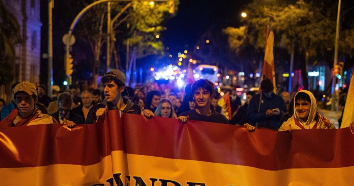 Massive protests throughout Spain against the socialist government ...