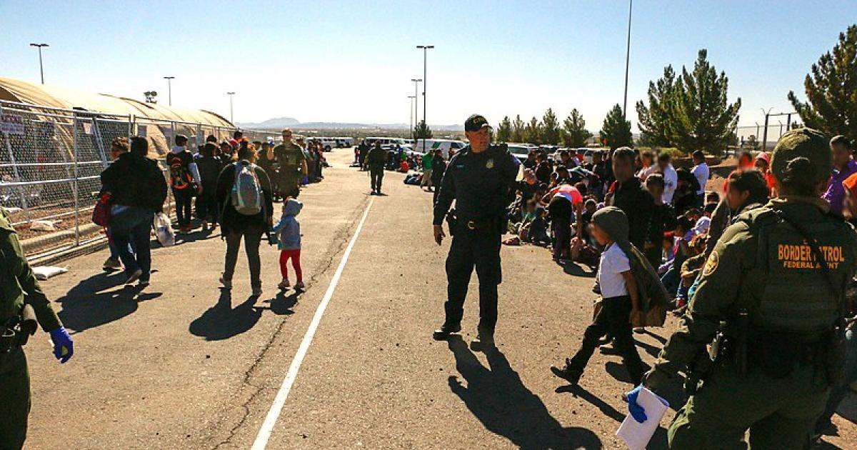 More than 200,000 undocumented migrants have arrived in the U.S ...