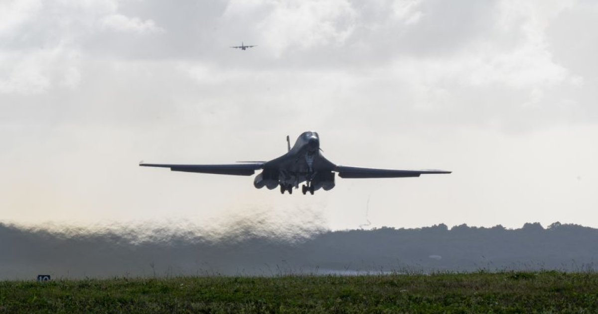Air Force B-1B bomber crashes in South Dakota