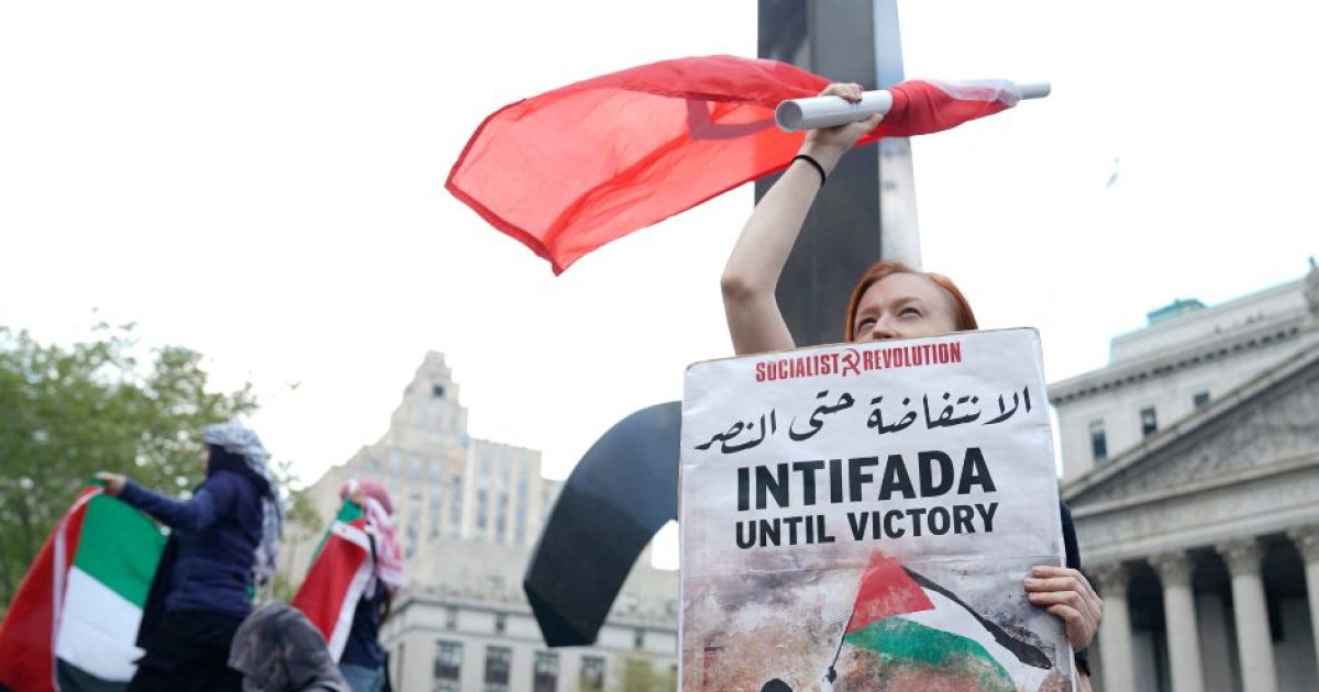 Una organización ofrece un millón de dólares a 'Queers for Palestine ...