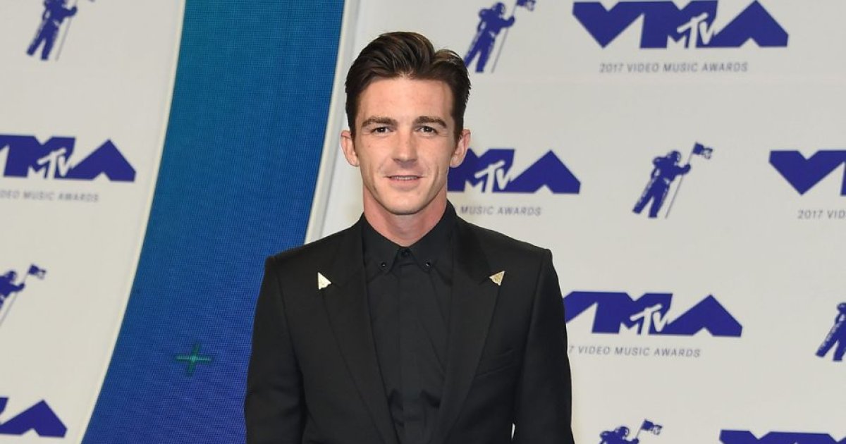 Two Disney Channel directors apologize after defending Brian Peck, the ...