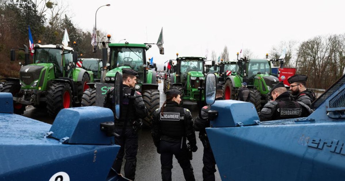 Europe: farmers and their tractors take over Brussels during the ...