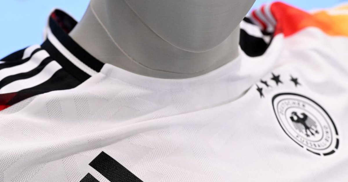 Adidas and Germany to alter the number 44 on the national team's jersey ...