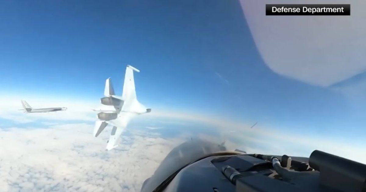 Video: The 'unsafe, unprofessional' maneuver by a Russian fighter jet ...