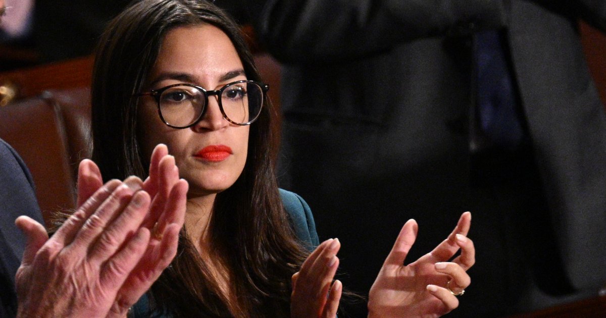 AOC flies first class to Bernie Sanders rally, but 'fights inequality'