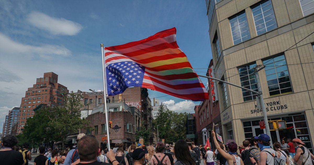 Federal judge extends her block on a Trump policy that banned self ...