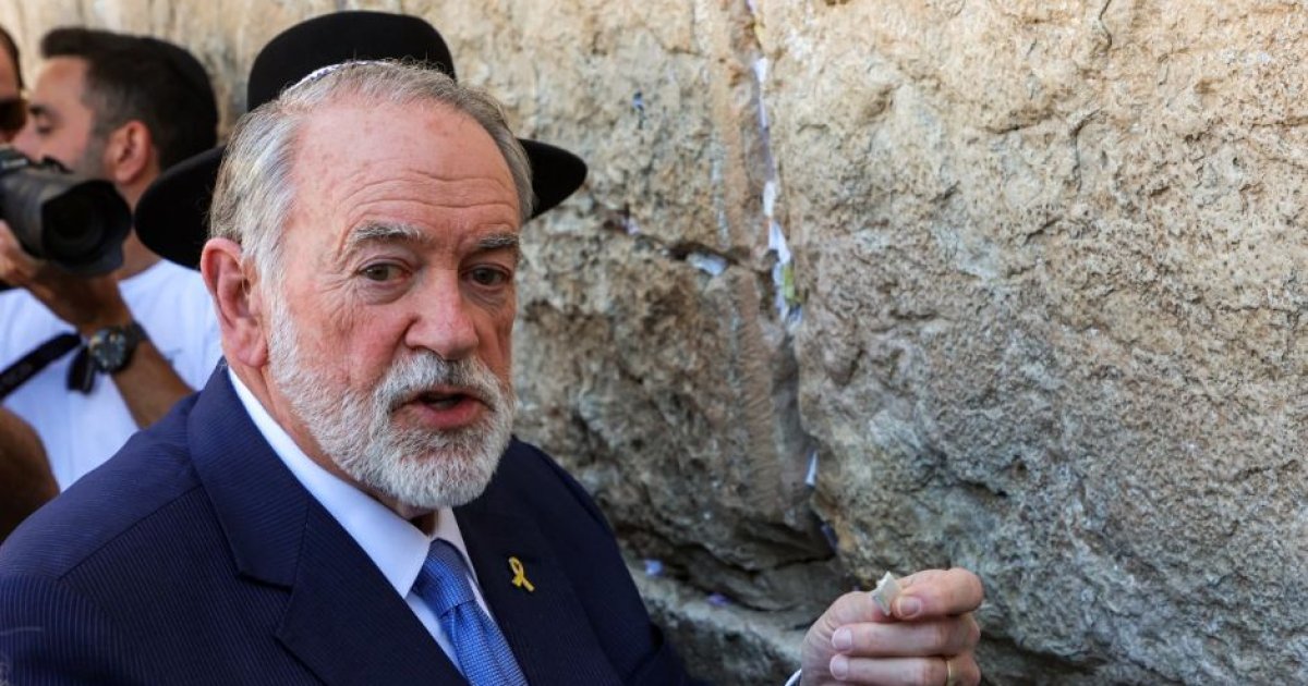 Netanyahu meets with visiting senator, Huckabee