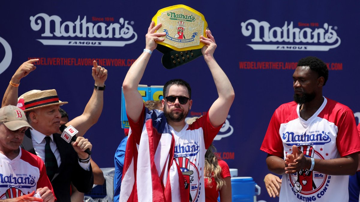 Patrick Bertoletti wins Nathan's Hot Dog Contest, Miki Sudo sets new ...