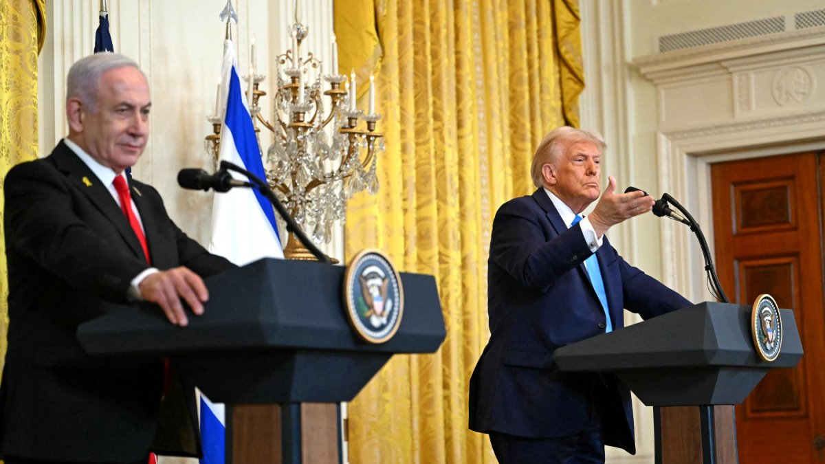 Netanyahu gave Trump a gold pager as a gift