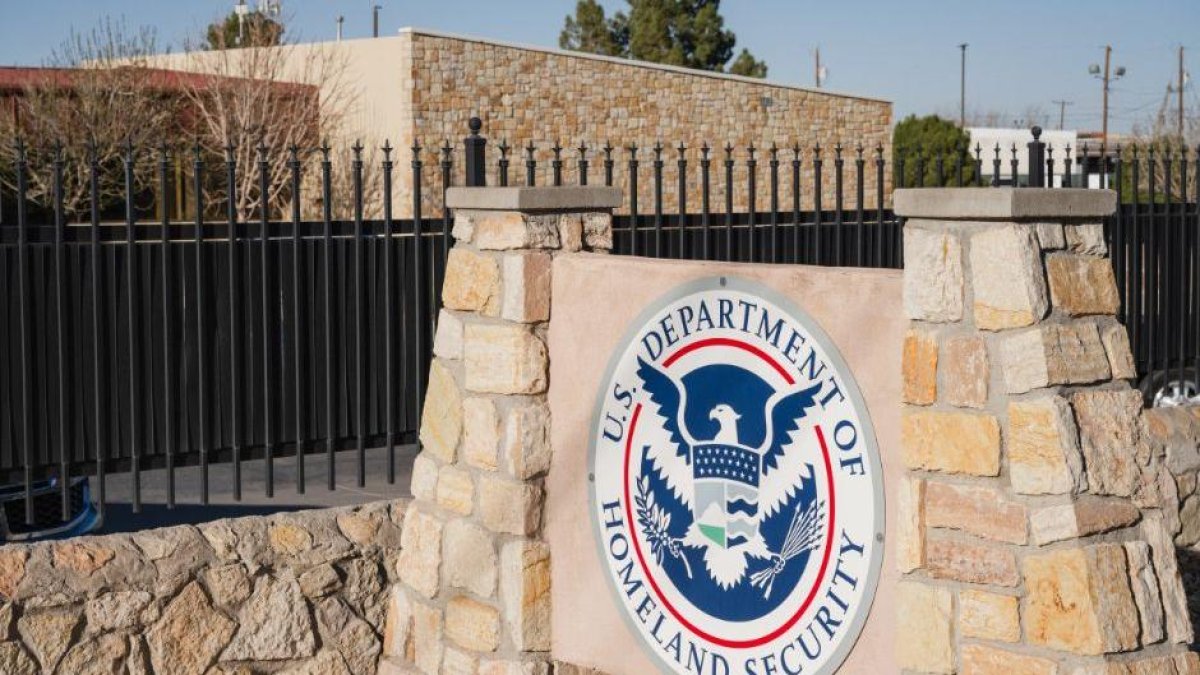 Kristi Noem appoints Todd Lyons as acting director of ICE