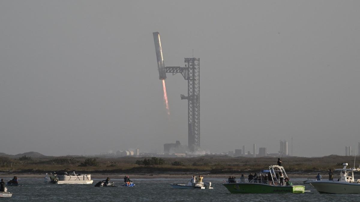 SpaceX rocket fails again and causes cancelled flights in Florida due ...