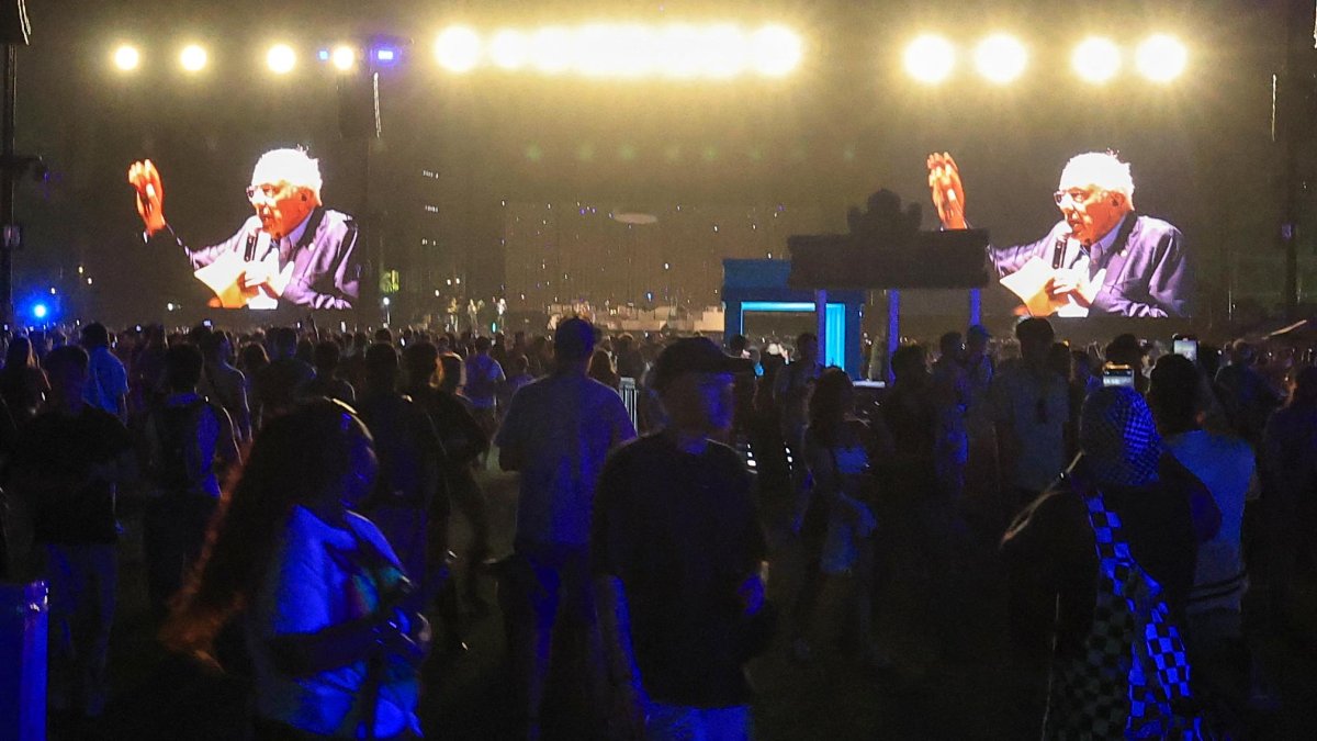 Bernie Sanders makes surprise appearance at Coachella