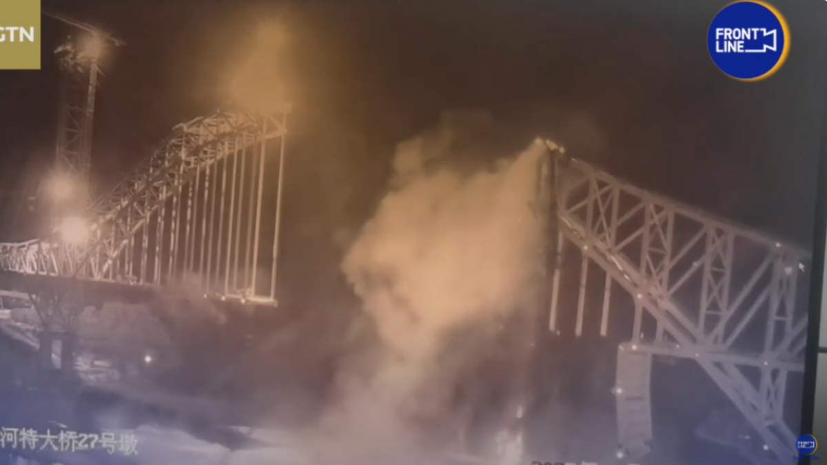 At least 10 dead after cable breaks on mega bridge in China