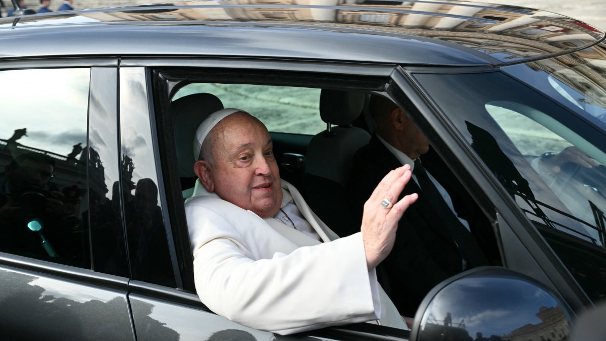Pope Francis faces respiratory complication, but remains conscious ...