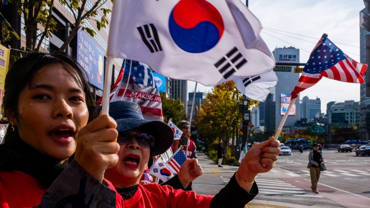 Trump announces a trade agreement with South Korea very similar to the ...