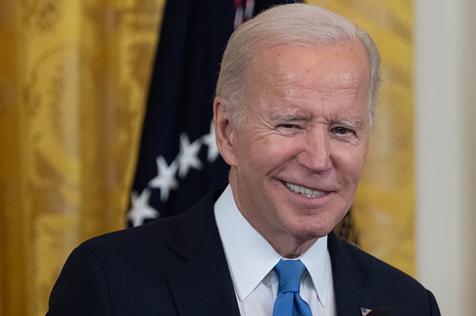 Biden talks about his nurse's peculiar techniques: "She'd whisper in my ...
