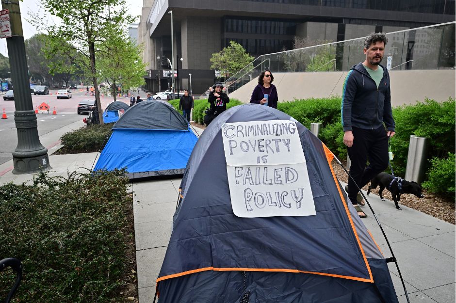The homeless divide the Supreme Court