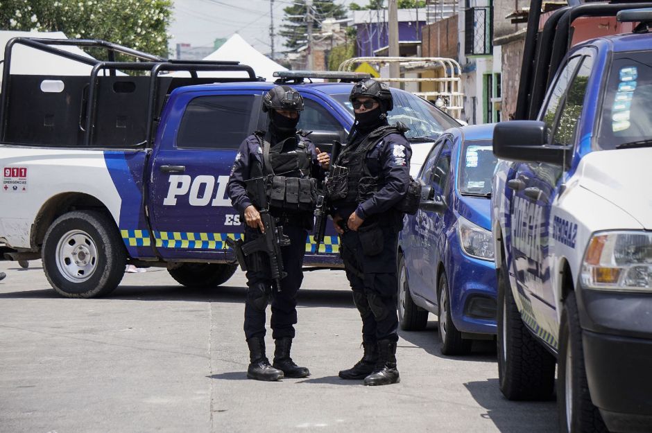 Violence in Mexico: 12 bodies found in clandestine graves near the ...