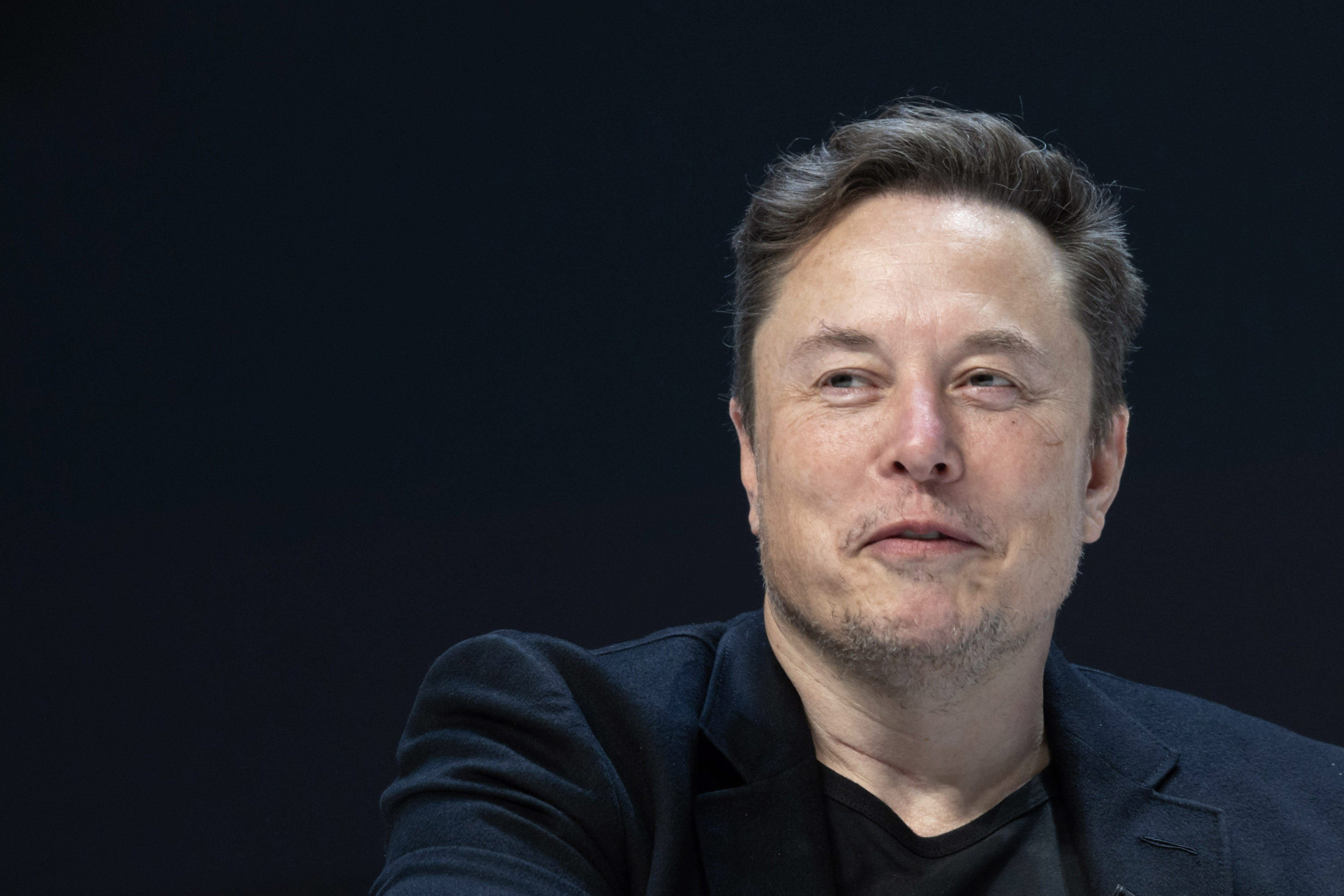El patrimonio de Elon Musk supera los $400.000 millones