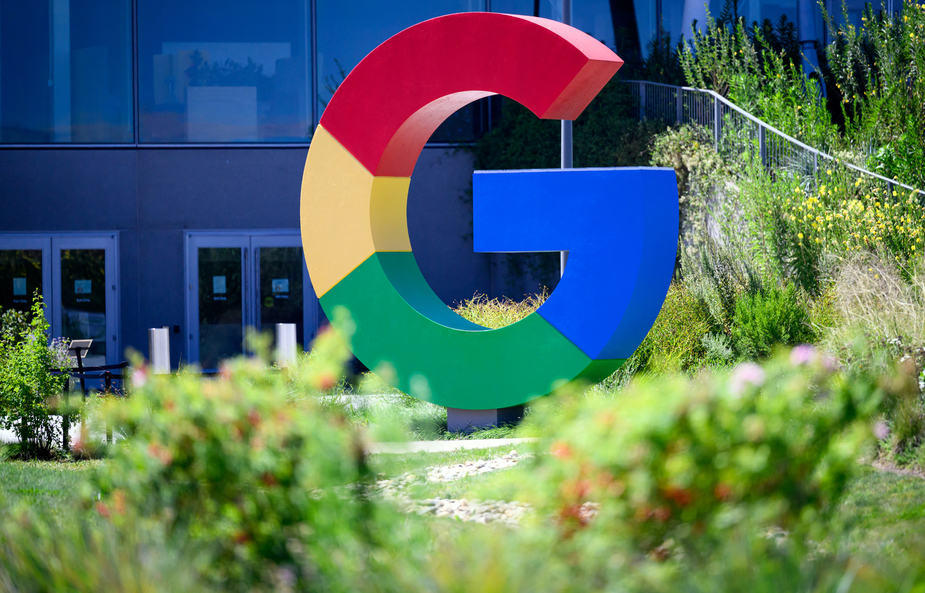 Chinese espionage: Former Google engineer faces 14 new charges of ...