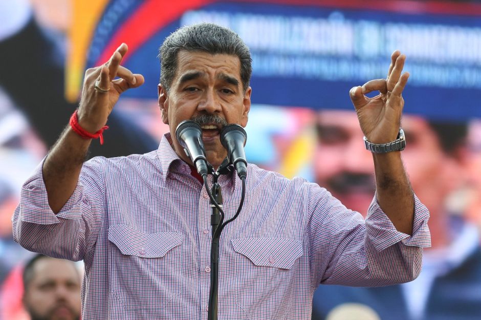 Maduro's regime violently raided the house of one of the opposition ...