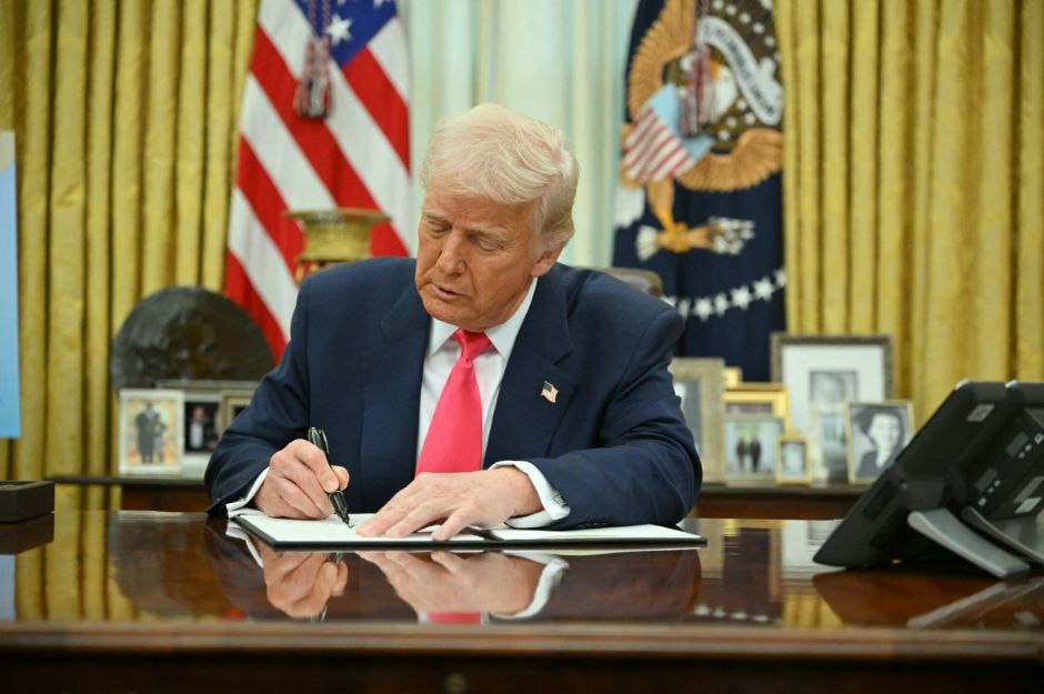 Trump signs executive order to revoke security clearances of Perkins ...