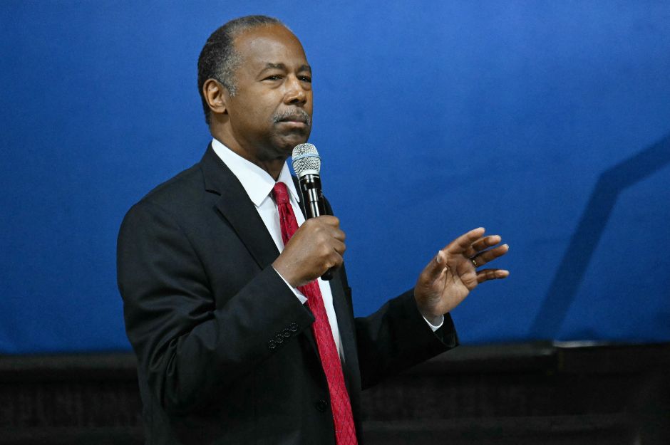 Dr. Ben Carson assumes new role in Trump Administration as Nutrition ...