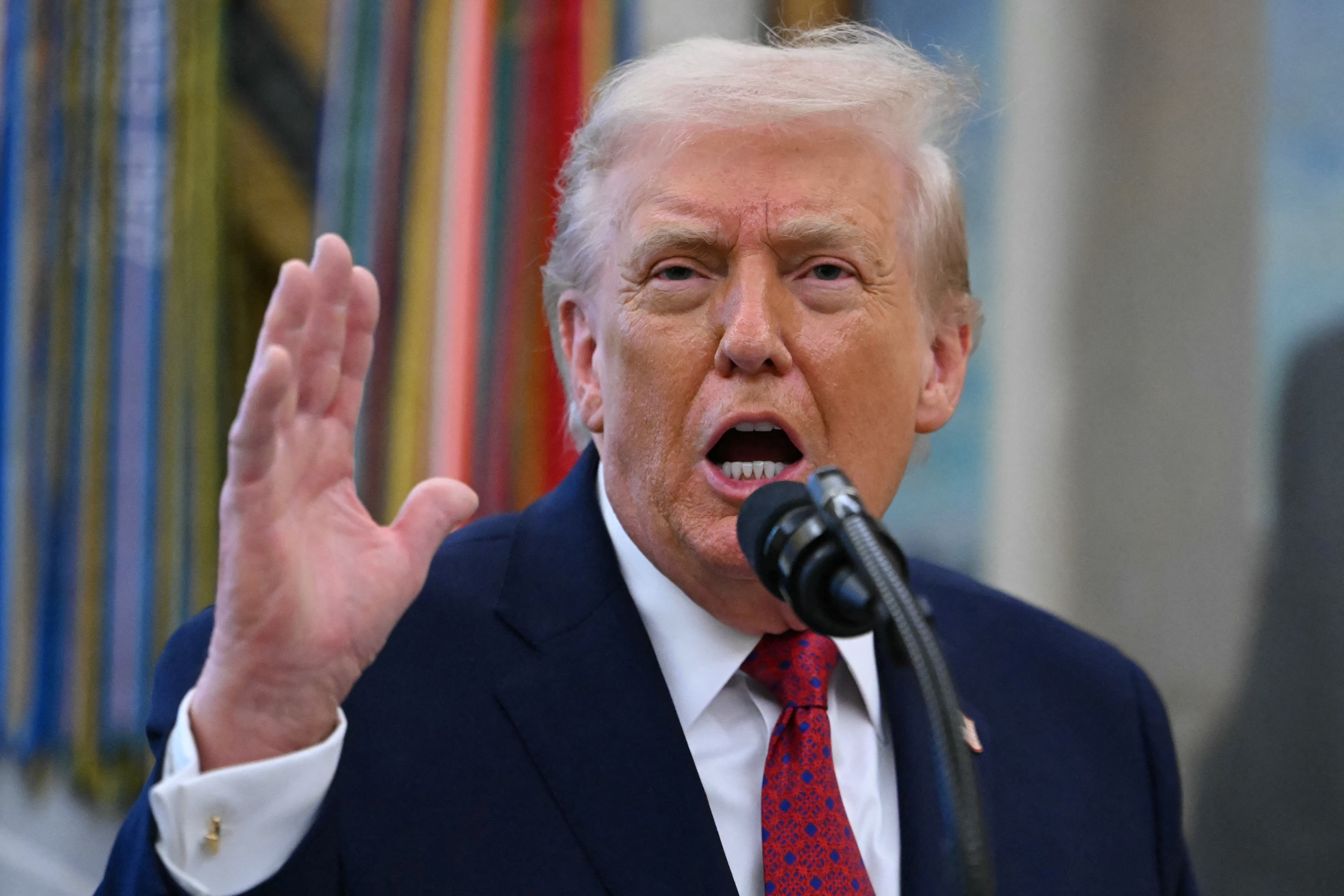 Trump announces a "Board of Peace" to oversee Gaza and expresses ...
